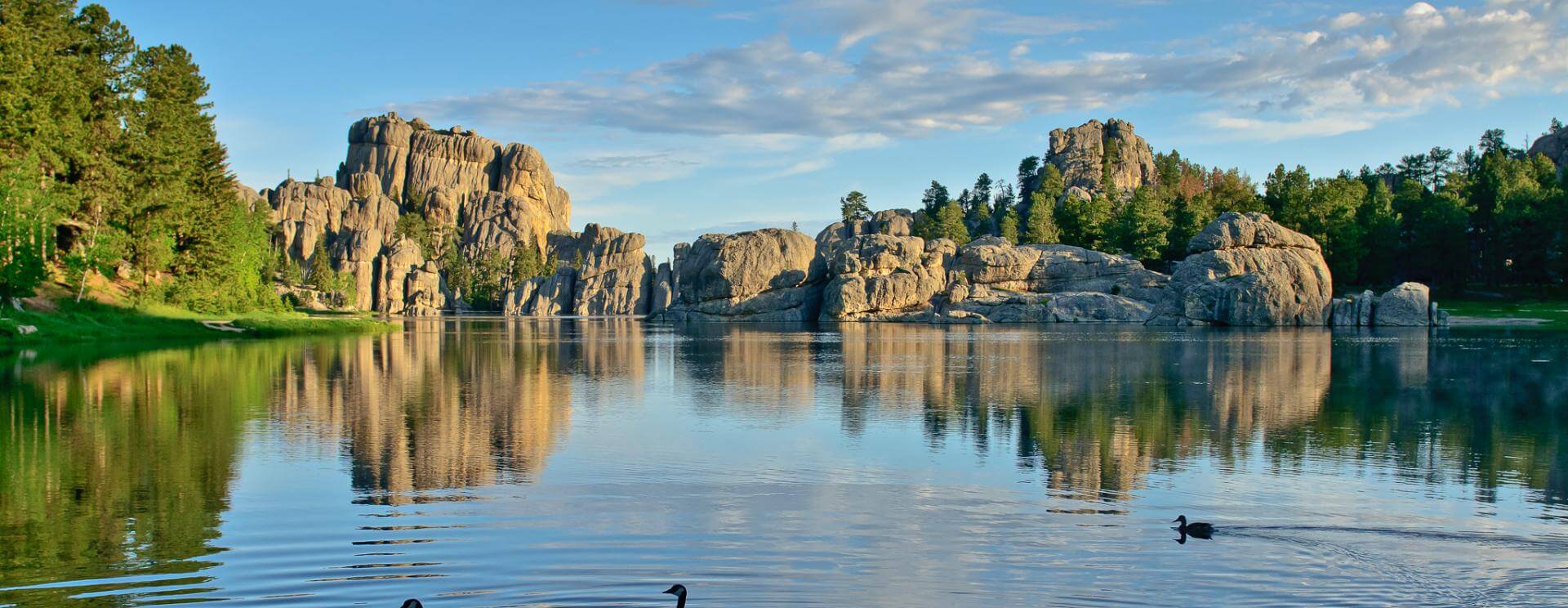 Sylvan Lake | Things To Do | Yak-Ridge Cabins
